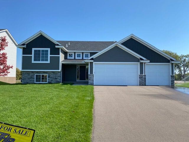 Bentley Floor Plan - TH Construction of Anoka, Inc.